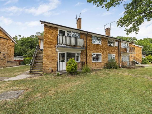 2 bedroom maisonette for sale