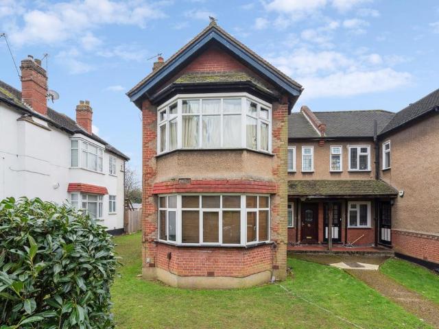 2 bedroom maisonette for sale