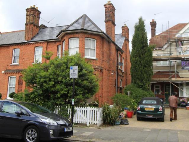 2 bedroom maisonette for sale