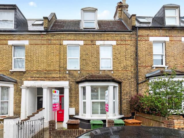 2 bedroom maisonette for sale