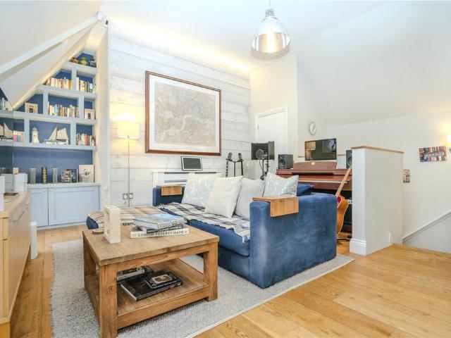 2 bedroom maisonette for sale