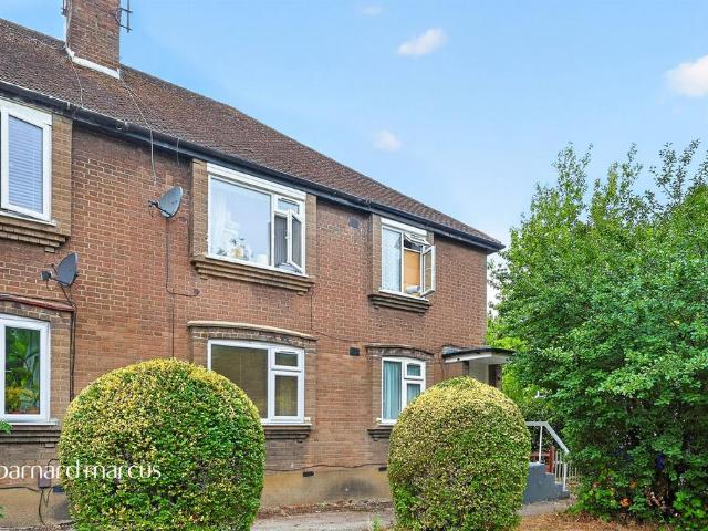 2 bedroom maisonette for sale