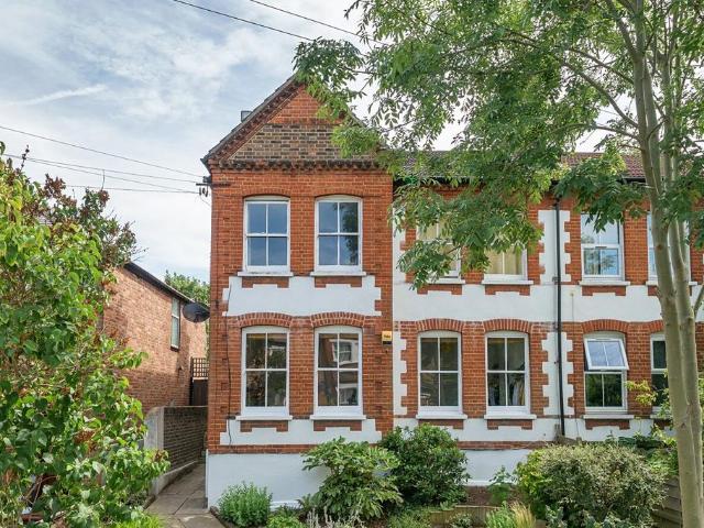 2 bedroom maisonette for sale