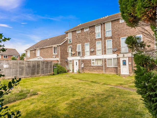 2 bedroom maisonette for sale