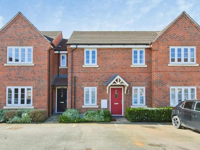 2 bedroom maisonette for sale
