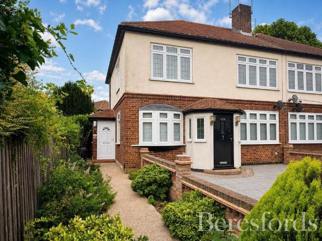 2 bedroom maisonette for sale