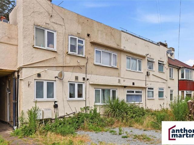 2 bedroom maisonette for sale