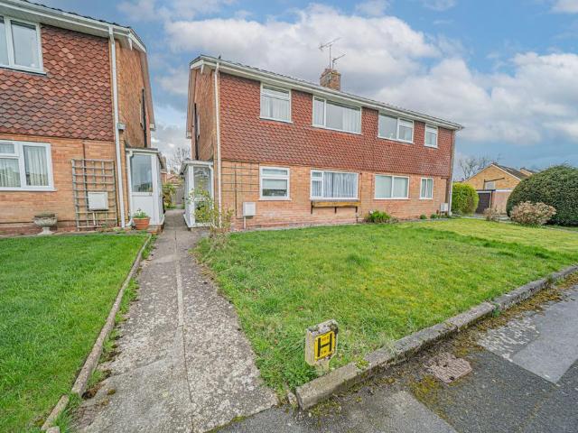 2 bedroom maisonette for sale