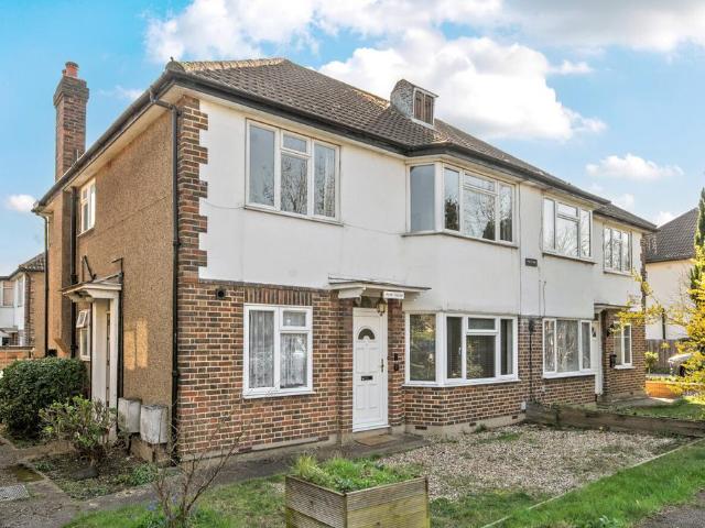2 bedroom maisonette for sale