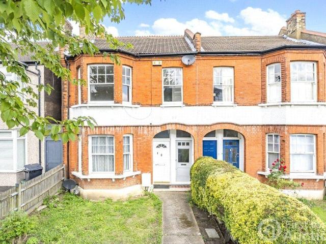 2 bedroom maisonette for sale