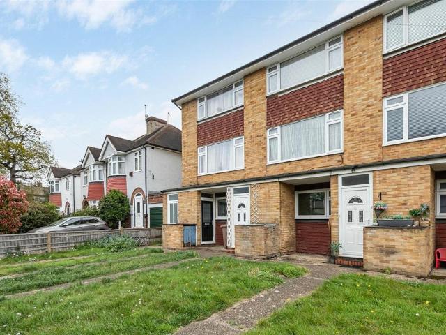 2 bedroom maisonette for sale