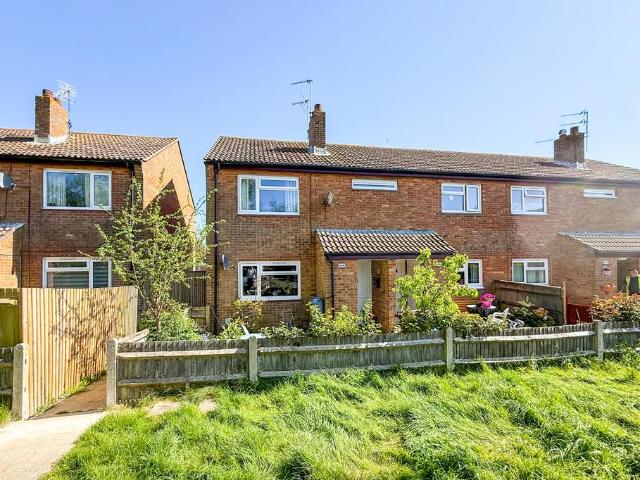 2 bedroom maisonette for sale