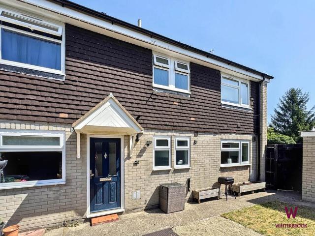 2 bedroom maisonette for sale
