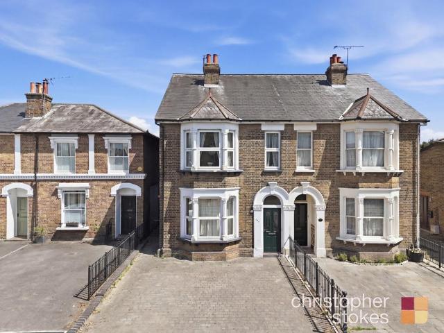 2 bedroom maisonette for sale