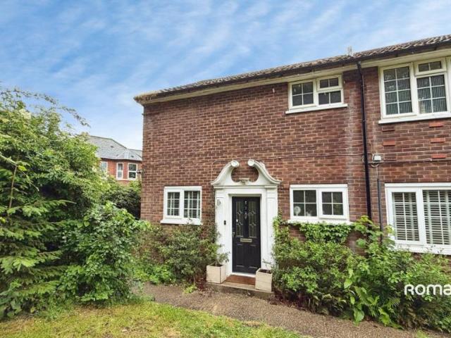 2 bedroom maisonette for sale