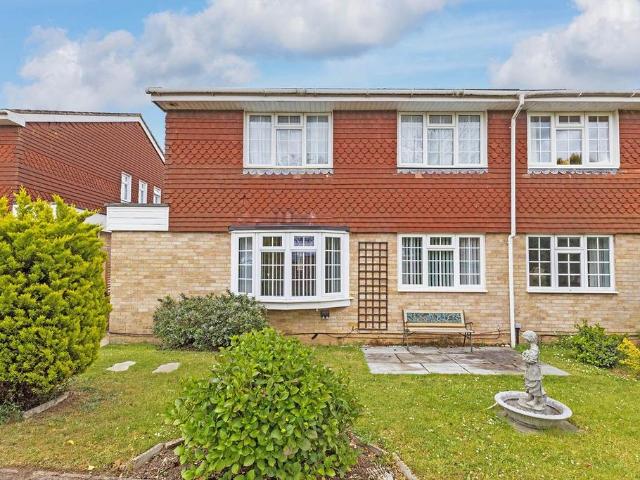 2 bedroom maisonette for sale
