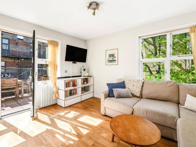 2 bedroom maisonette for sale
