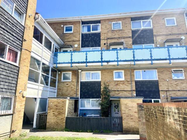 2 bedroom maisonette for sale