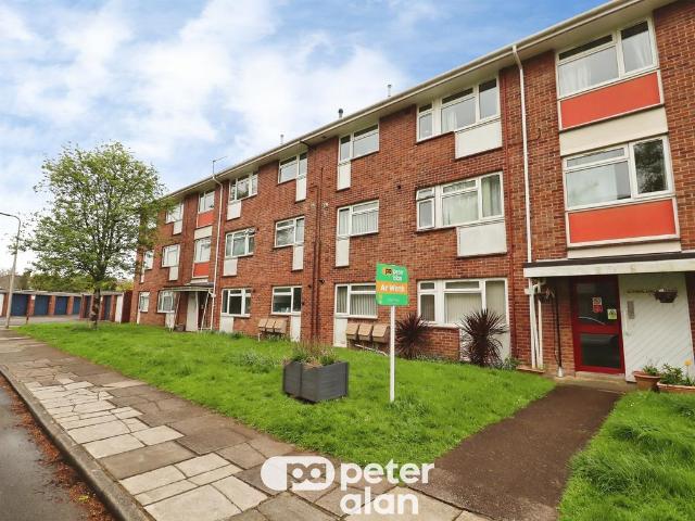 2 bedroom maisonette for sale