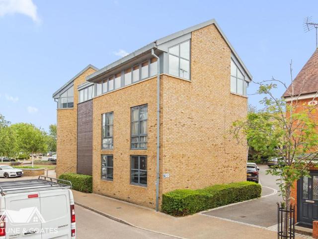 2 bedroom maisonette for sale