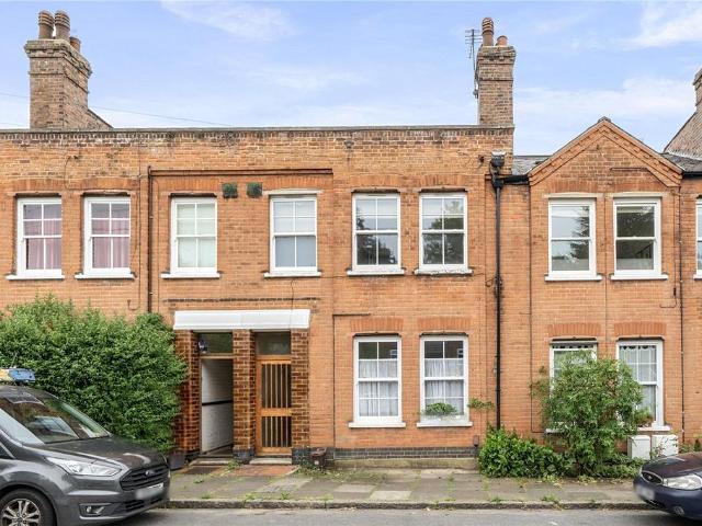 2 bedroom maisonette for sale