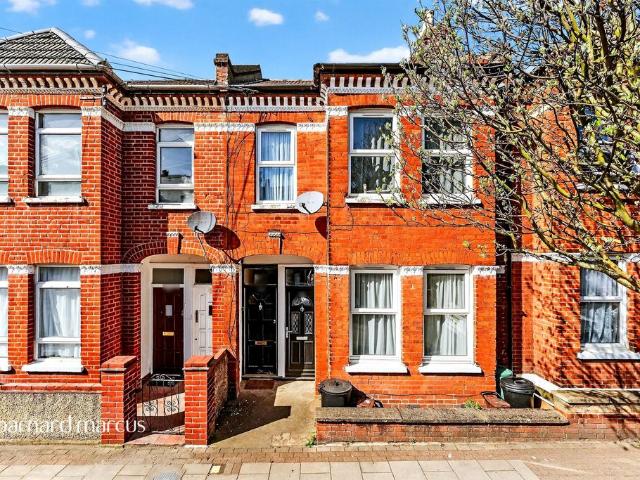2 bedroom maisonette for sale