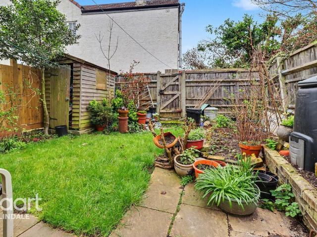 2 bedroom maisonette for sale