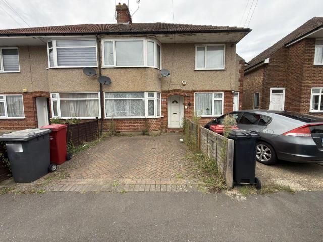 2 bedroom maisonette for sale