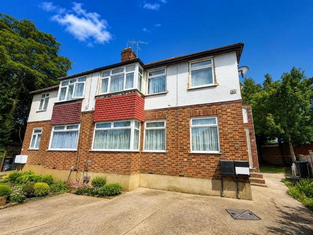 2 bedroom maisonette for sale
