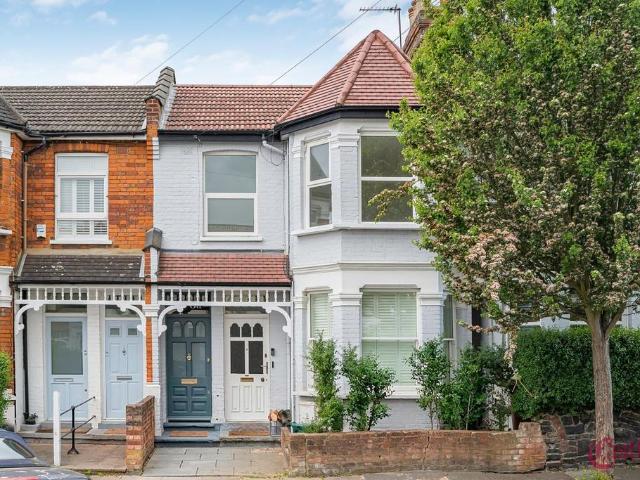 2 bedroom maisonette for sale