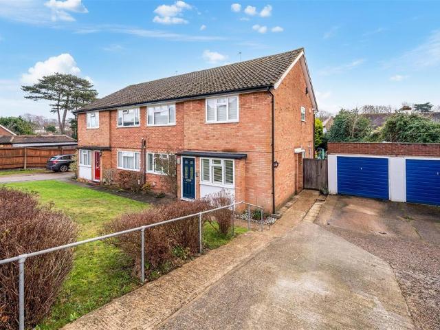 2 bedroom maisonette for sale