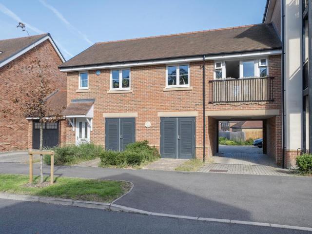 2 bedroom maisonette for sale