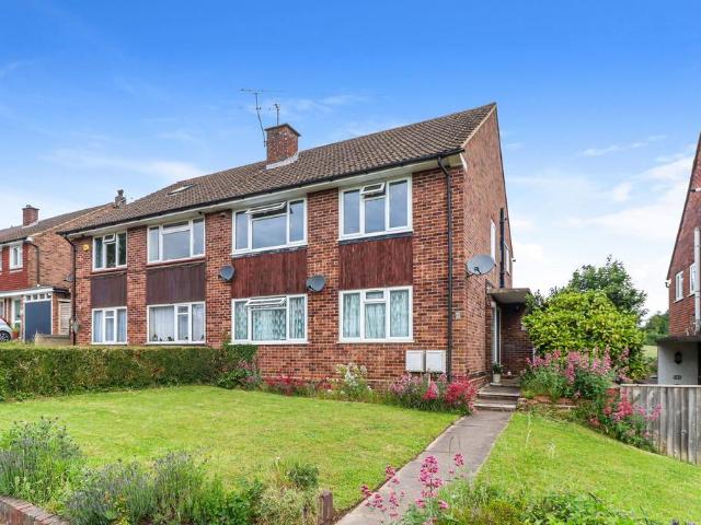 2 bedroom maisonette for sale