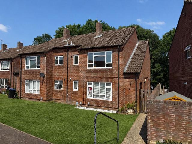 2 bedroom maisonette for sale