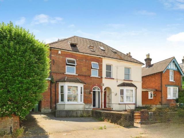 2 bedroom maisonette for sale