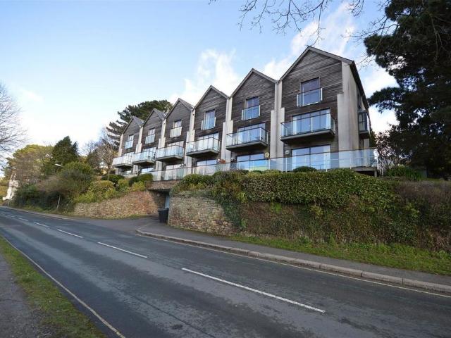 2 bedroom maisonette for sale