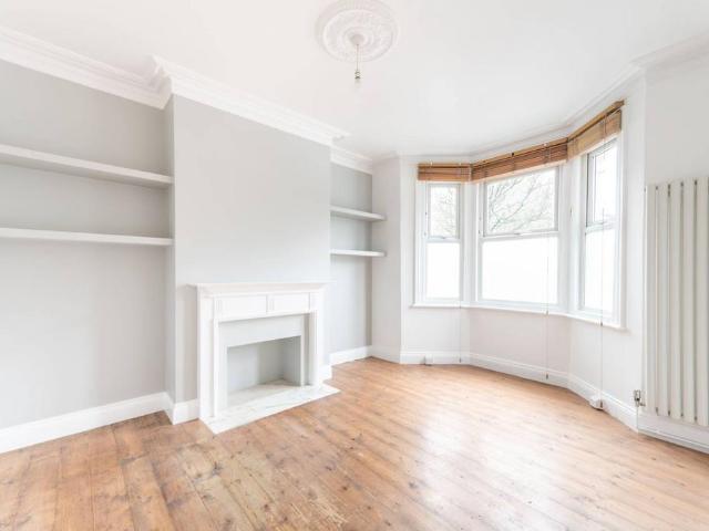 2 bedroom maisonette for sale