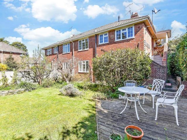 2 bedroom maisonette for sale