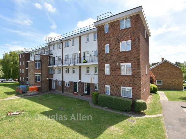 2 bedroom maisonette for sale