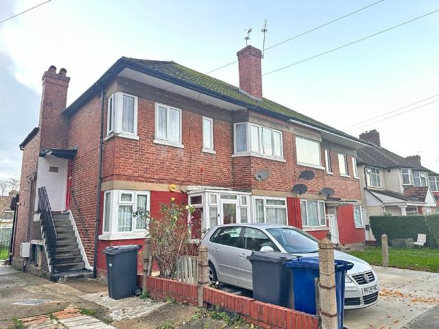 2 bedroom maisonette for sale