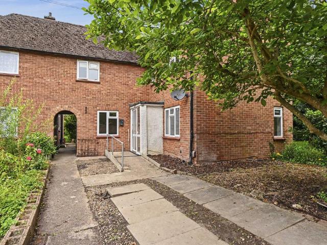 2 bedroom maisonette for sale