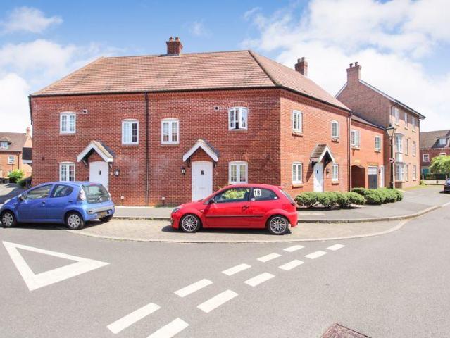 2 bedroom maisonette for sale