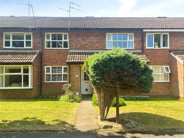 2 bedroom maisonette for sale
