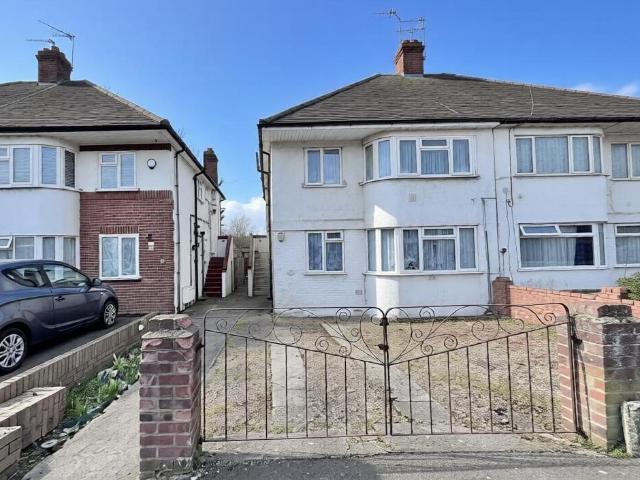 2 bedroom maisonette for sale