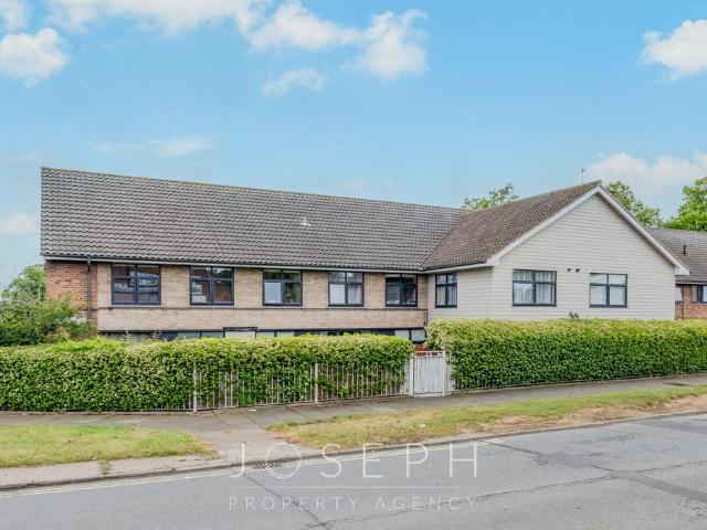 2 bedroom maisonette for sale