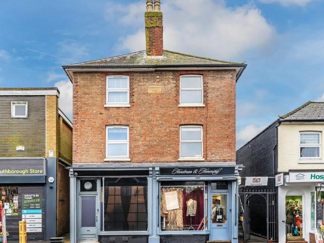 2 bedroom maisonette for sale