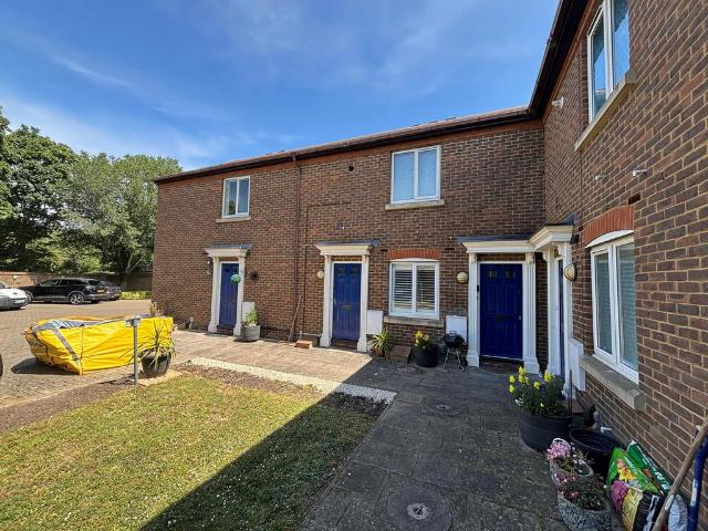 2 bedroom maisonette for sale