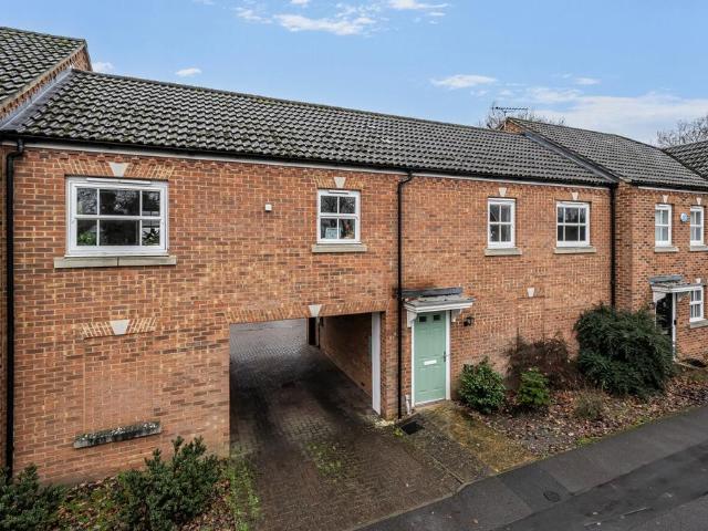 2 bedroom maisonette for sale