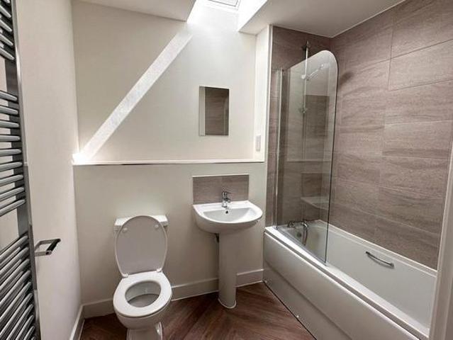 2 bedroom maisonette for sale