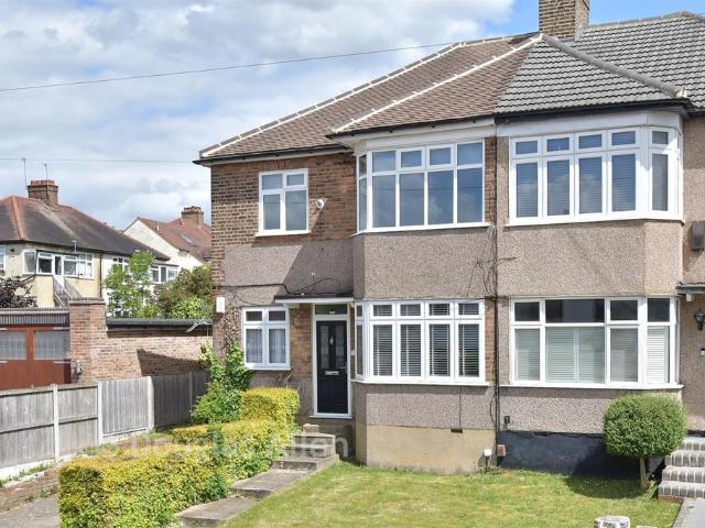 2 bedroom maisonette for sale